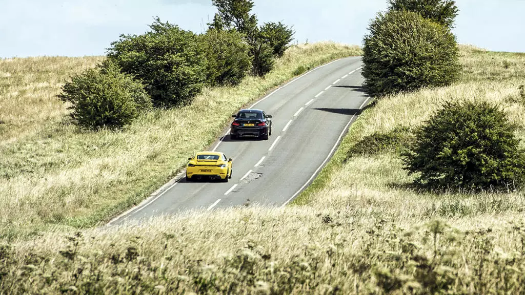 BMW M2 CS vs Porsche Cayman GT4