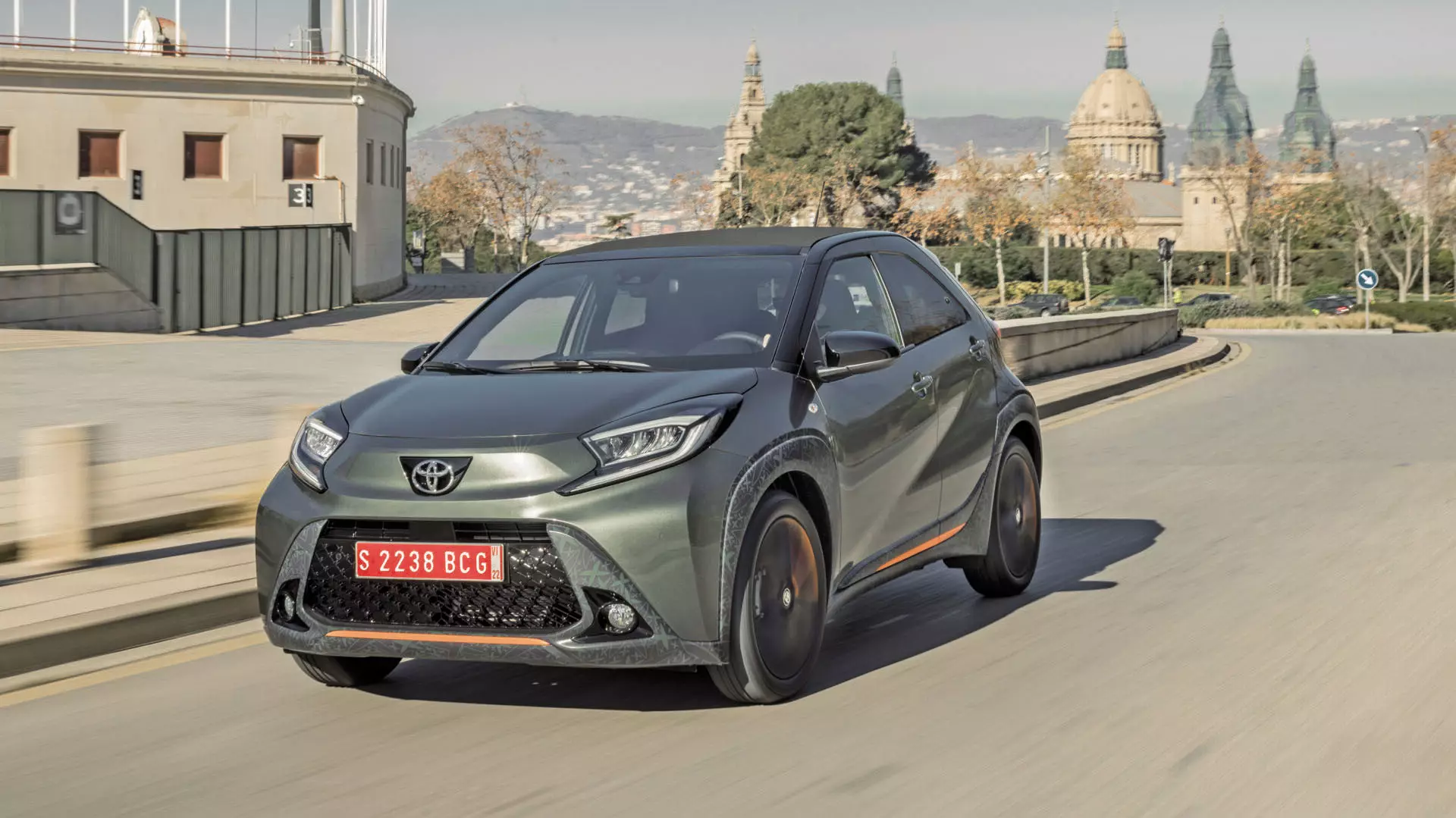 Kuyesa koyamba kwa Toyota Aygo X Cross 2022: kumatauni komanso kothandiza