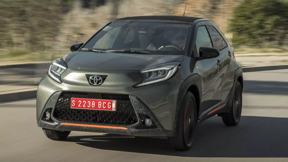 Prawf cyntaf y Toyota Aygo X Cross 2022: trefol ac ymarferol