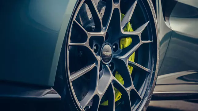 Aston Martin Vantage AMR rim