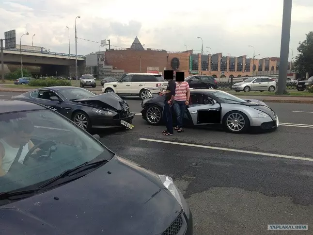 Impanuka ya Bugatti Veyron na Aston Martin