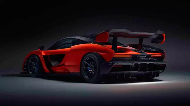 McLaren Senna ar chúl