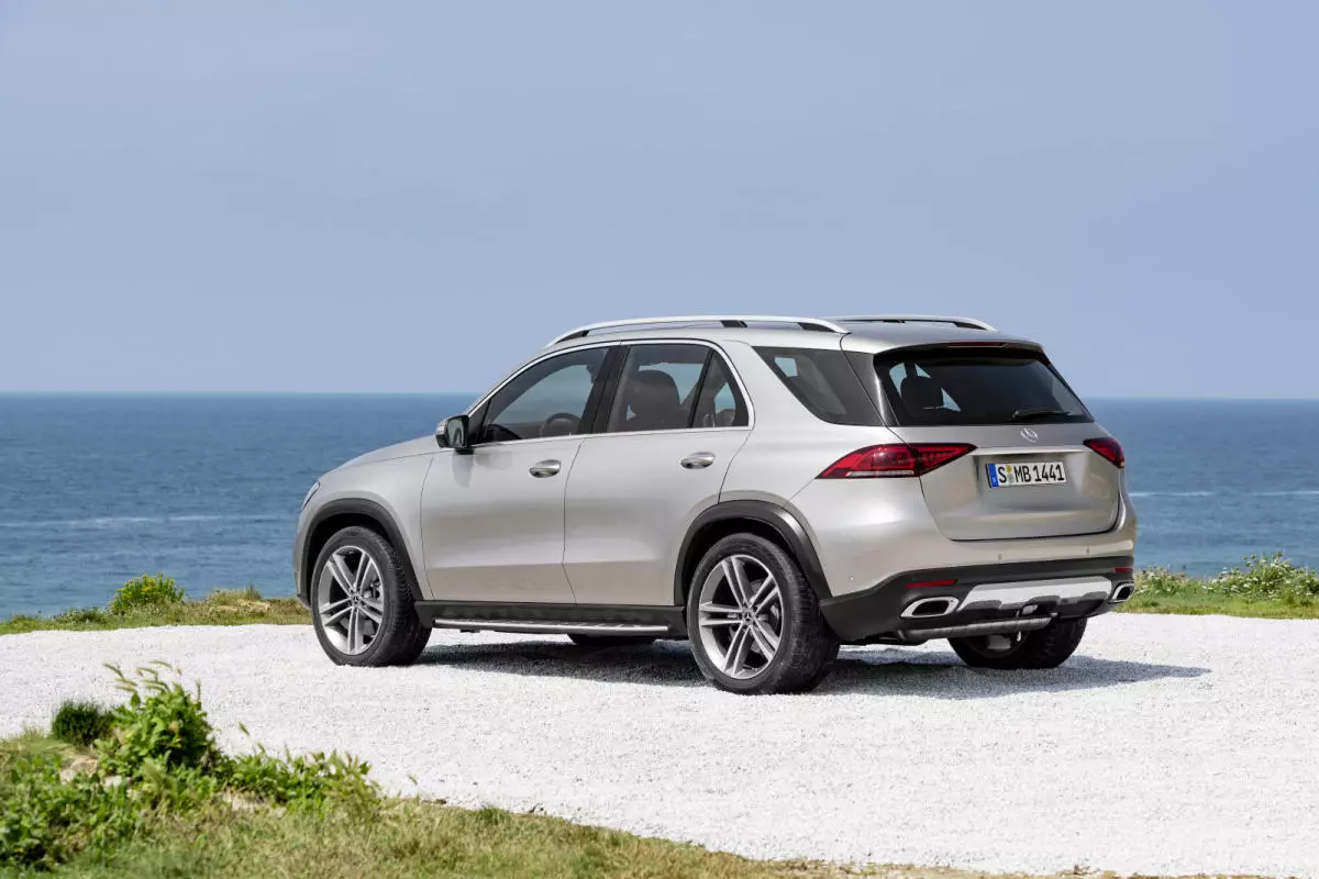 Mercedes Be GLE 2020 belakang