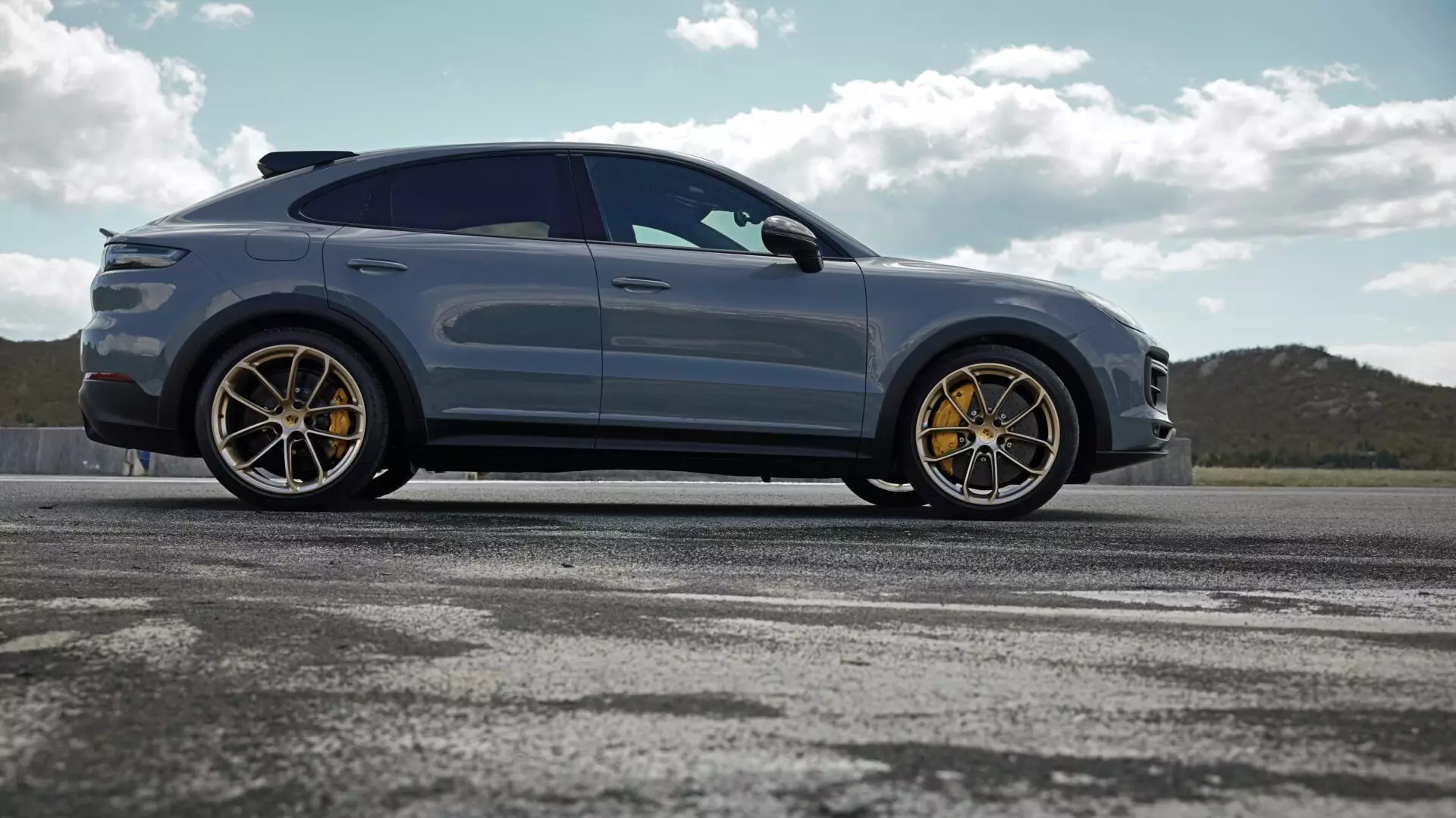 New Porsche Cayenne Turbo GT mbiri