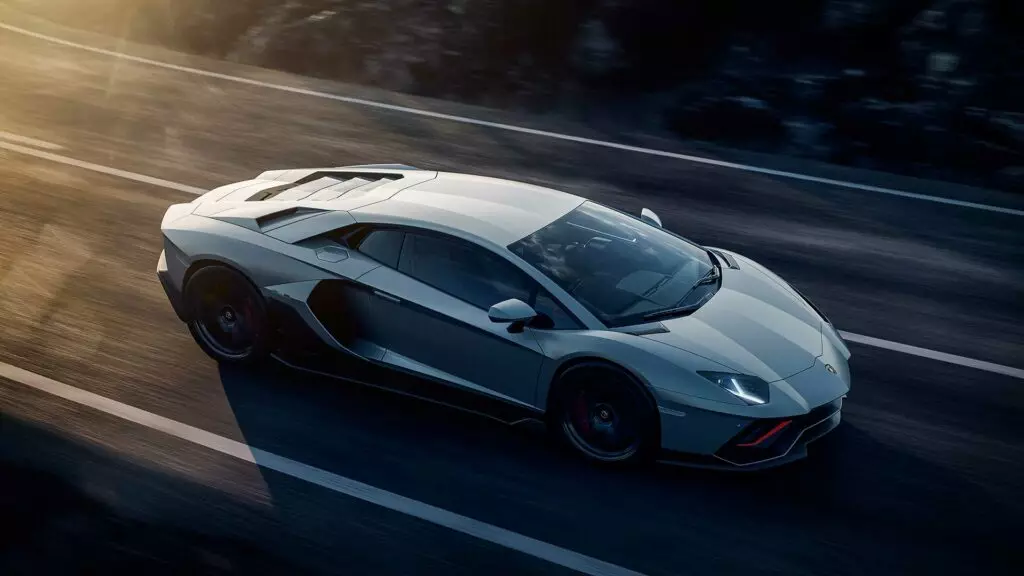 lamborghini-aventador-ultimae