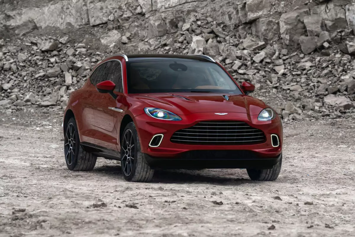 Aston Martin DBX: jya kuri Porsche Cayenne na Urus ya Lamborghini