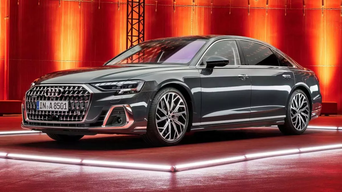 Audi A8 2022 mới: một cuộc cải tiến để đưa Mercedes S-Class lên dây cót