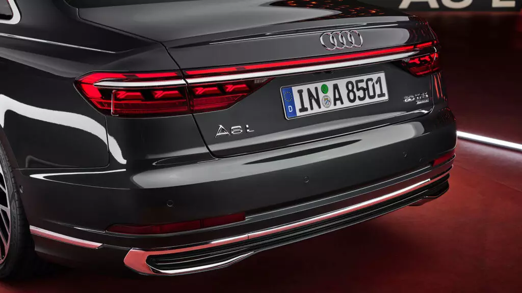 audi-a8-2022