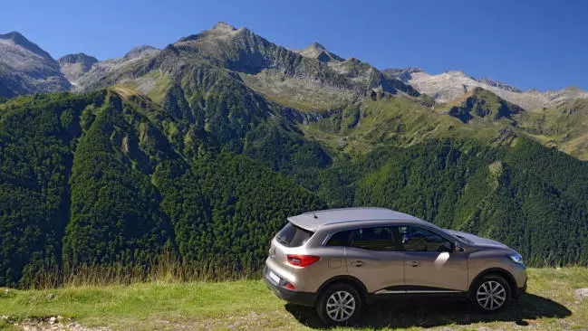 Tour de Francia: a montaña proporciona a paisaxe e o noso coche proporciona a enerxía