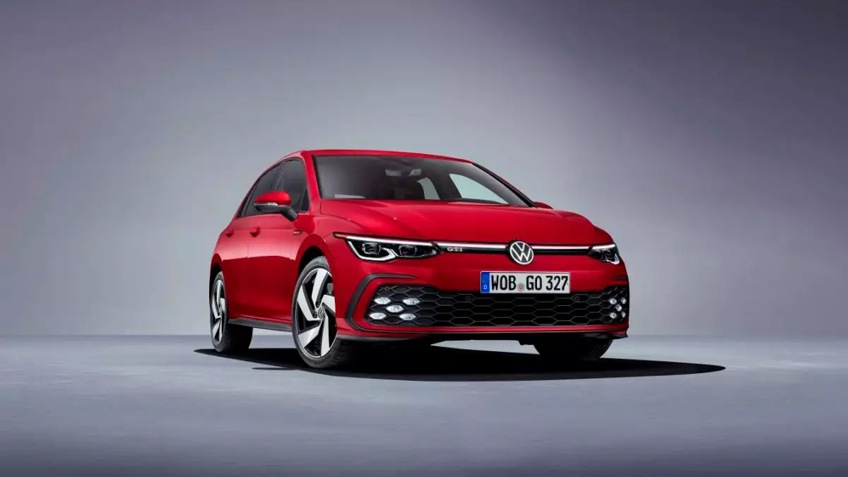 Prisiau Volkswagen Golf GTI 2020: mae'r car chwaraeon chwedlonol yn dechrau ar 42,290 ewro