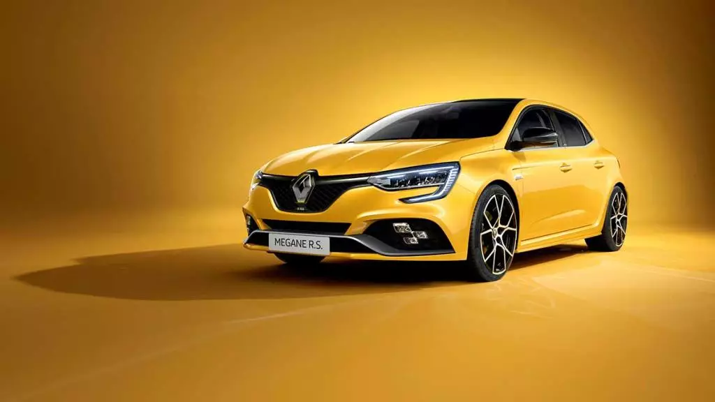 212384562020nouvellerenaultmeganerstrophy