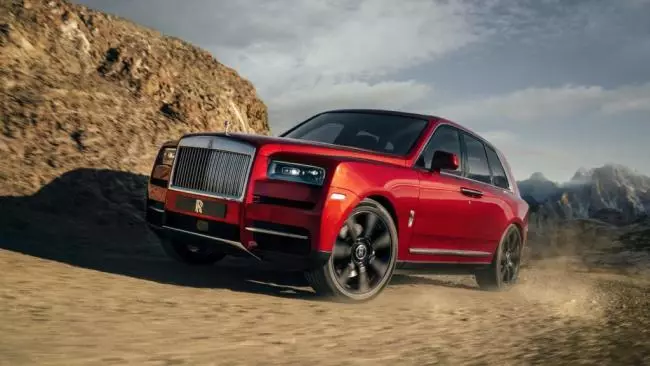 “Rolls-Royce Cullinan”: bu bazardaky iň kaşaň ulag