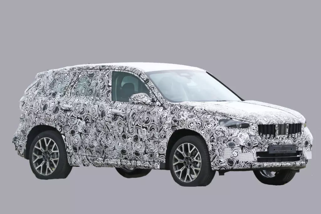 Diburu! Ieu bakal hareup BMW X1 62335_2