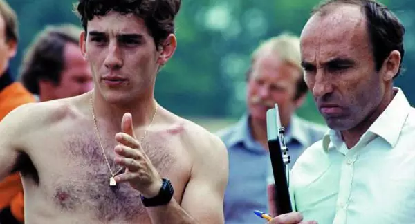 Ayrton Senna parla amb Frank Williams