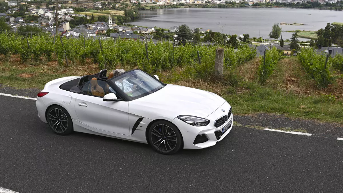 Конверттелетін маршрут BMW Z4 D.O. Valdeorras 01 өңделген