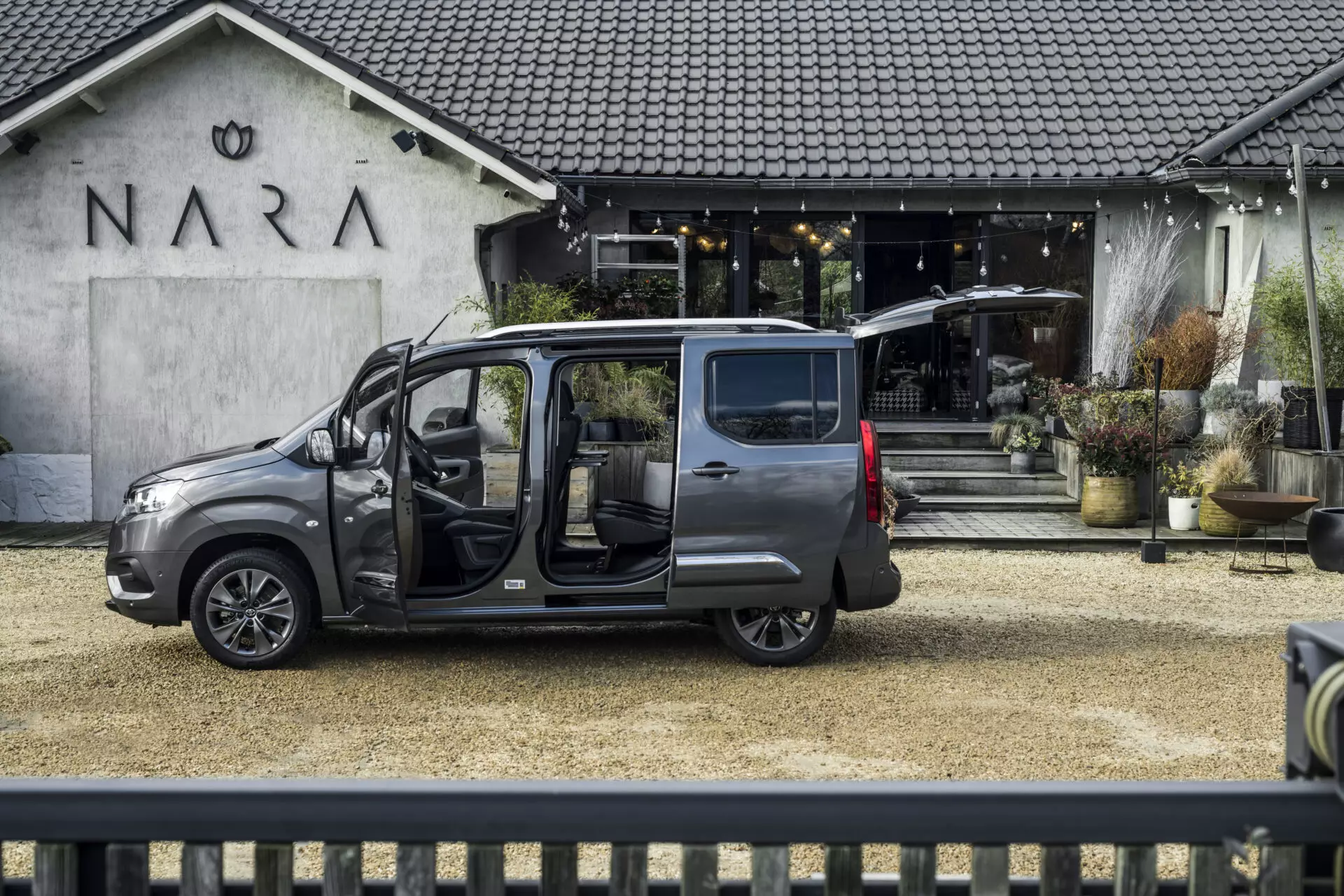 “Toyota Proace City Combi”