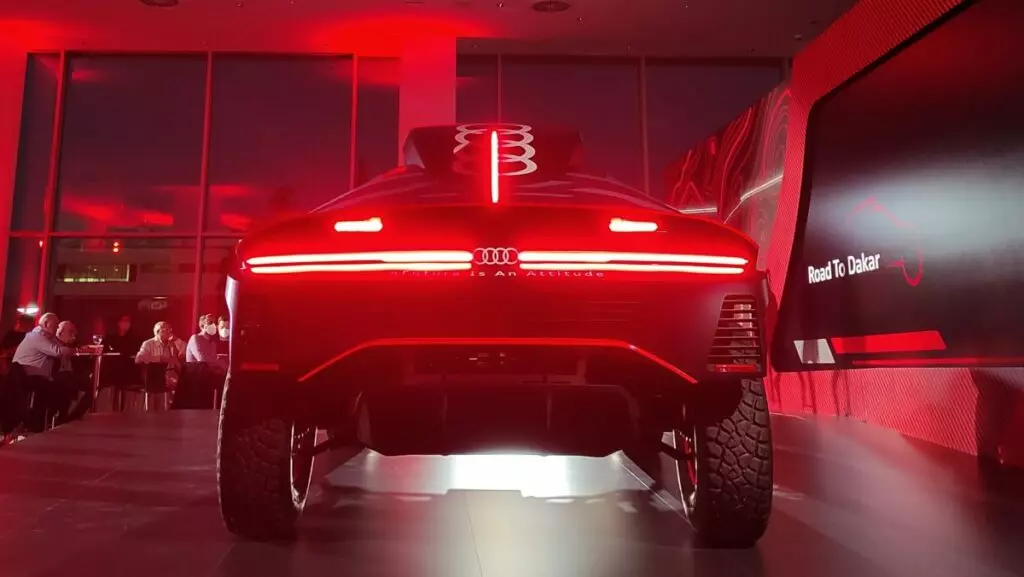 Audi RS Q e-tron malantaŭo