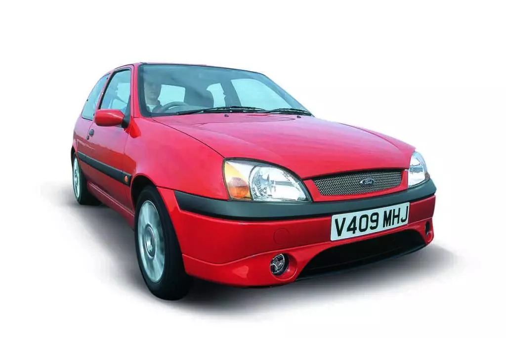 1999 yil Ford Fiesta Sport