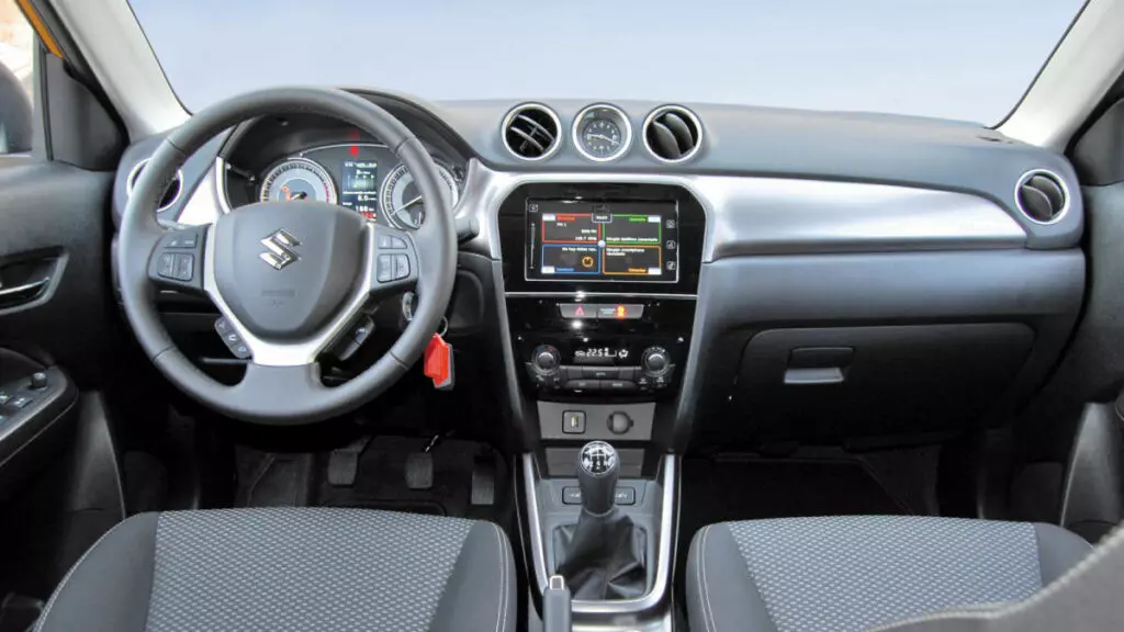 interior suzuki vitara