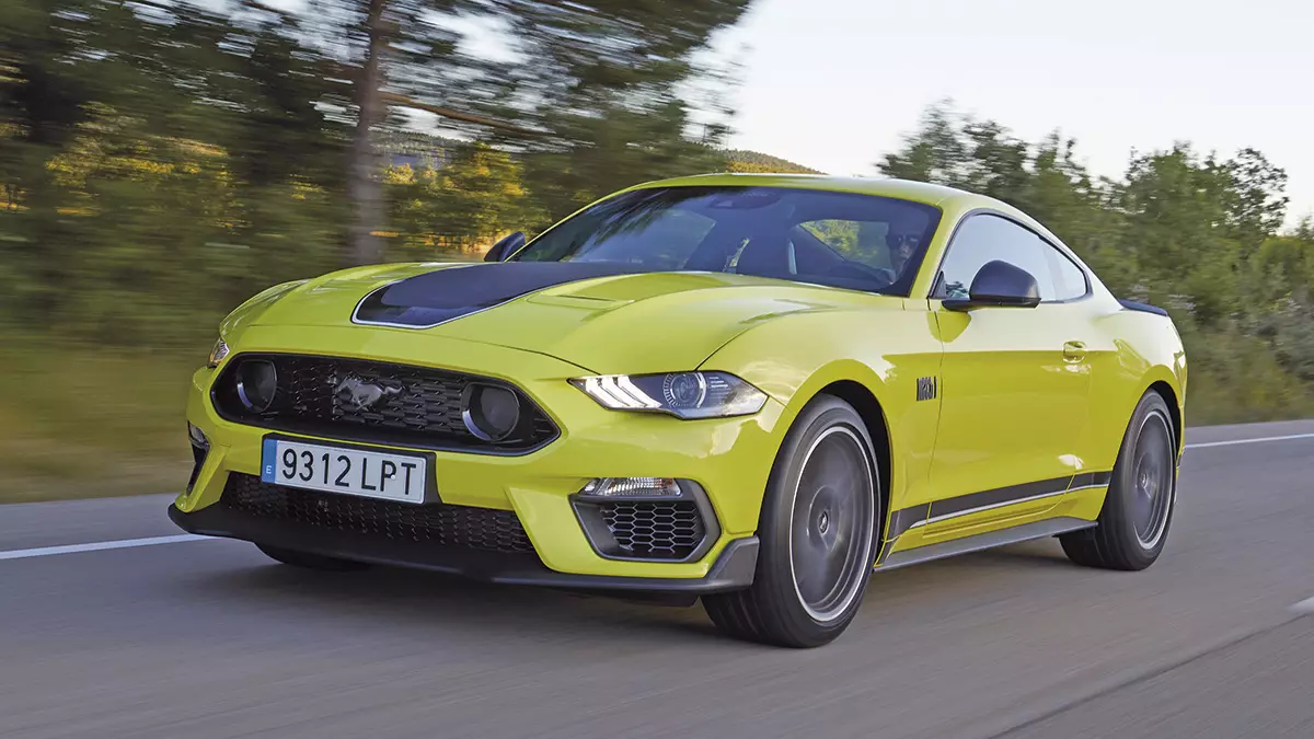 Ford Mustang Mach 1 ikizamini cya mbere: imodoka ya siporo ifite imiterere 2021