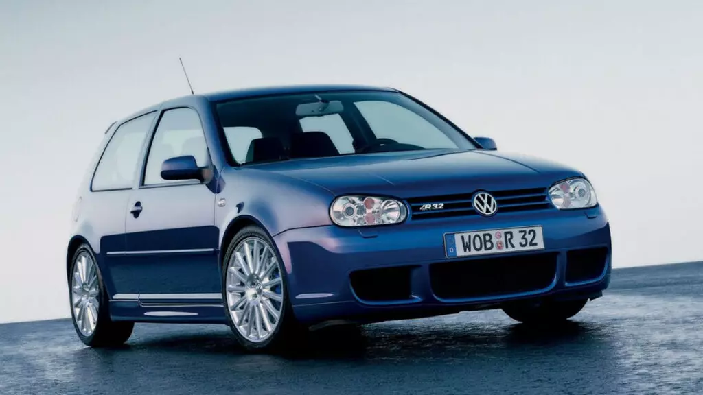 Volkswagen Golf IV R32 2003 года выпуску