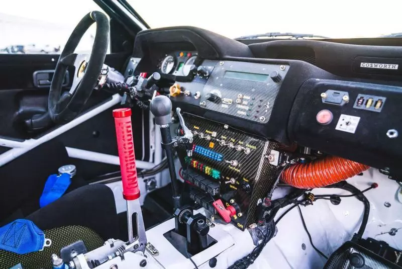 Interno della Ford Escort RS Cosworth di Ken Block