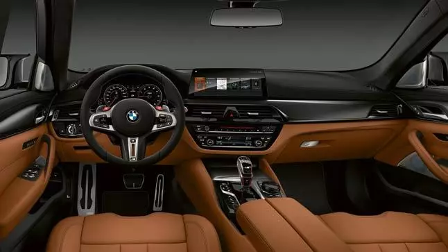 अंतर्गत BMW M5 स्पर्धा