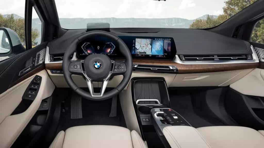 BMW 2 मालिका सक्रिय टूरर इंटीरियर