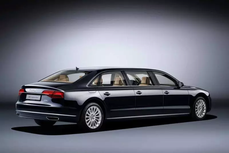 უკანა Audi A8 L გაფართოებული