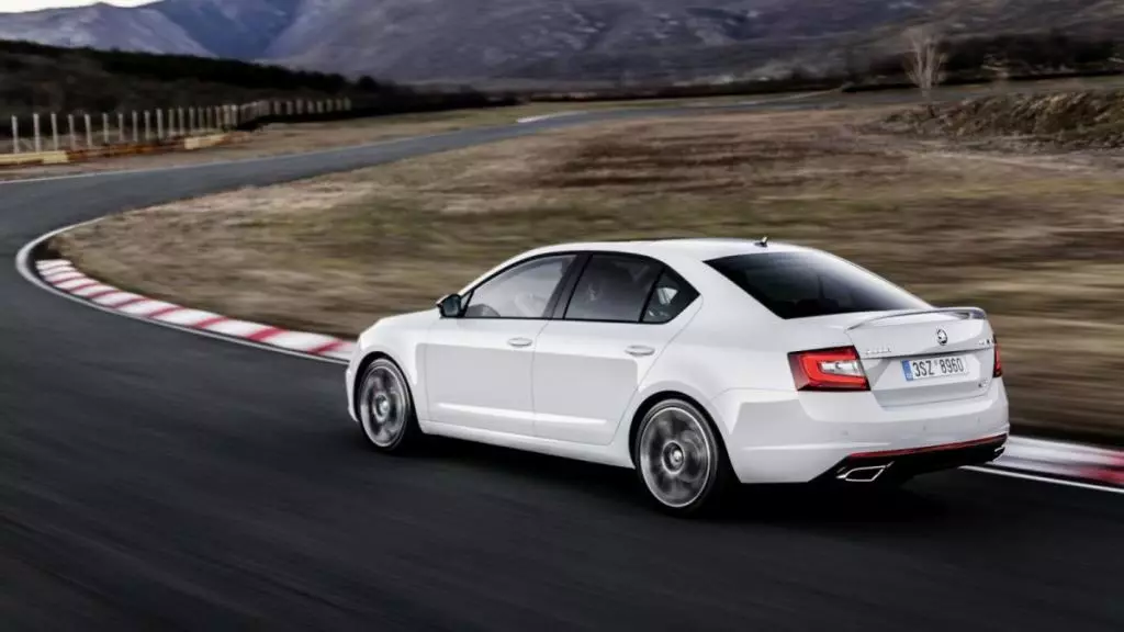 Achter Skoda Octavia RS 2017