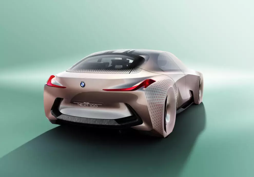 အနောက် BMW Vision Next 100