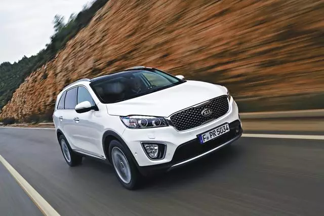 Kia Sorento 2.2 CRDi Drive 4x4: ĝisfunda provo