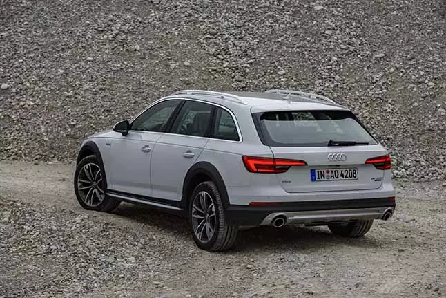 אודי A4 Allroad 2016