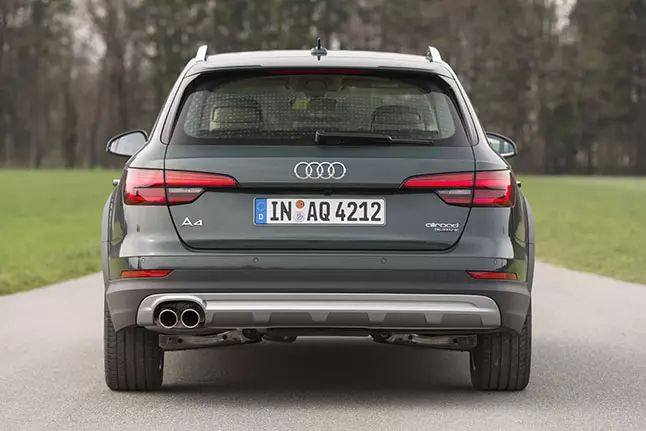 ئاۋدى A4 allroad 2016 ئارقا