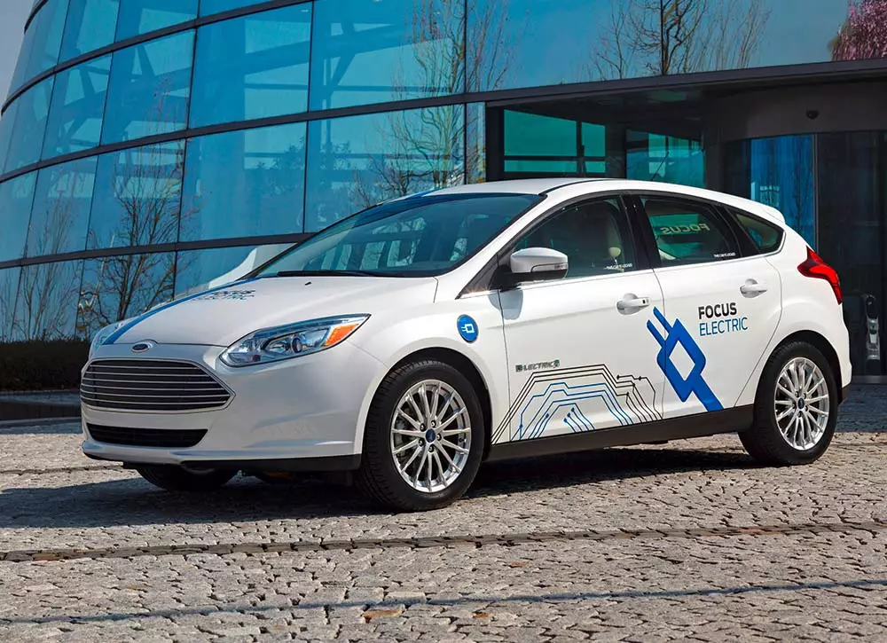 elektryczny ford focus