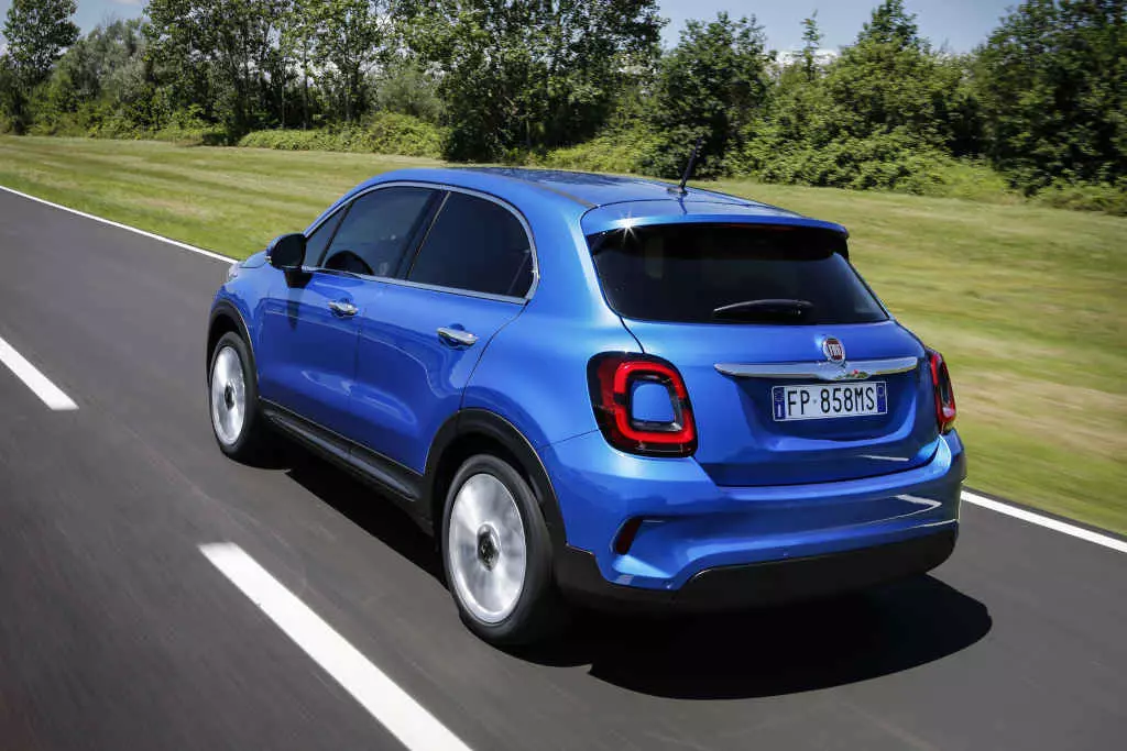 Fiat 500X 2019: mekanika kaj teknologia renovigo