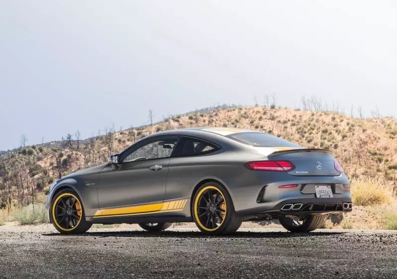 پیچھے مرسڈیز بینز C63 AMG Coupe ایڈیشن 1