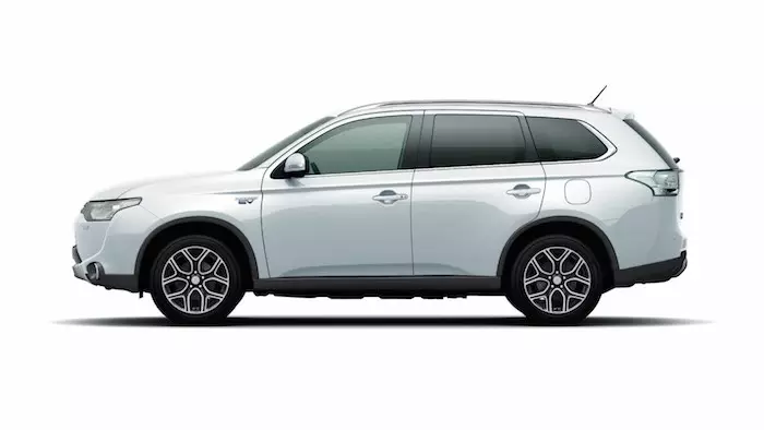 ሚትሱቢሺ Outlander PHEV 2015