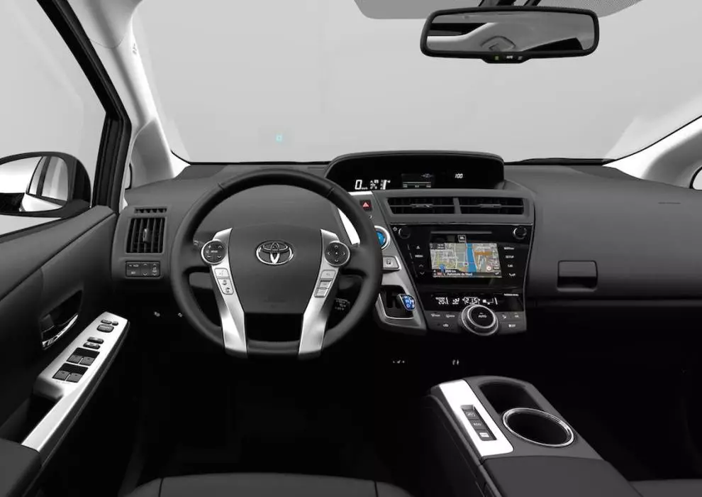 Toyota Prius+ 2015, interior