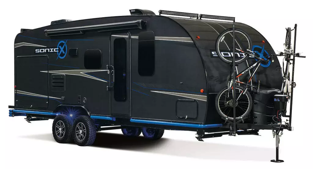 Machin sa a, travay KZ Recreational Vehicles, se youn nan premye motorhomes endepandan nan mond lan.