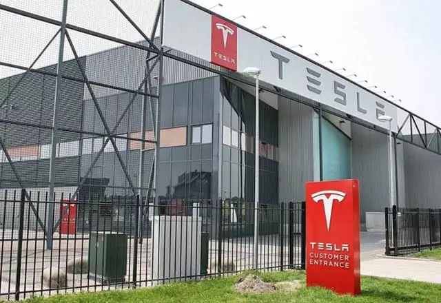 tesla tilburg 1