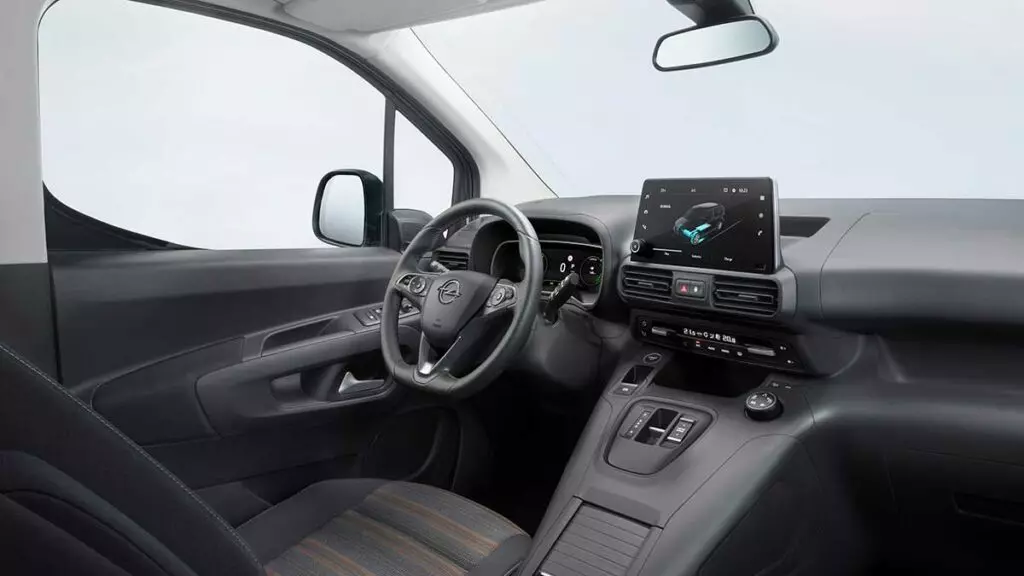 interior-opel-combo-e-life