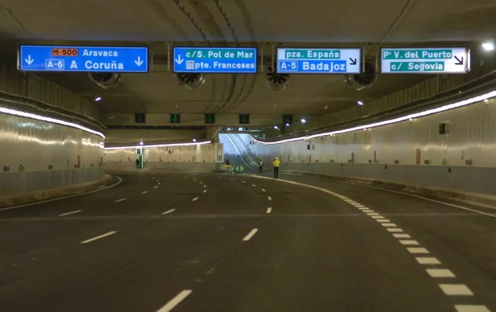 m 30 tunel