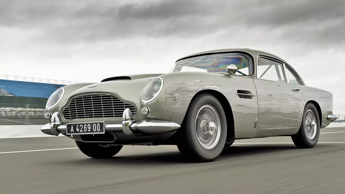 Aston Martin DB5: për specialistët e James Bond