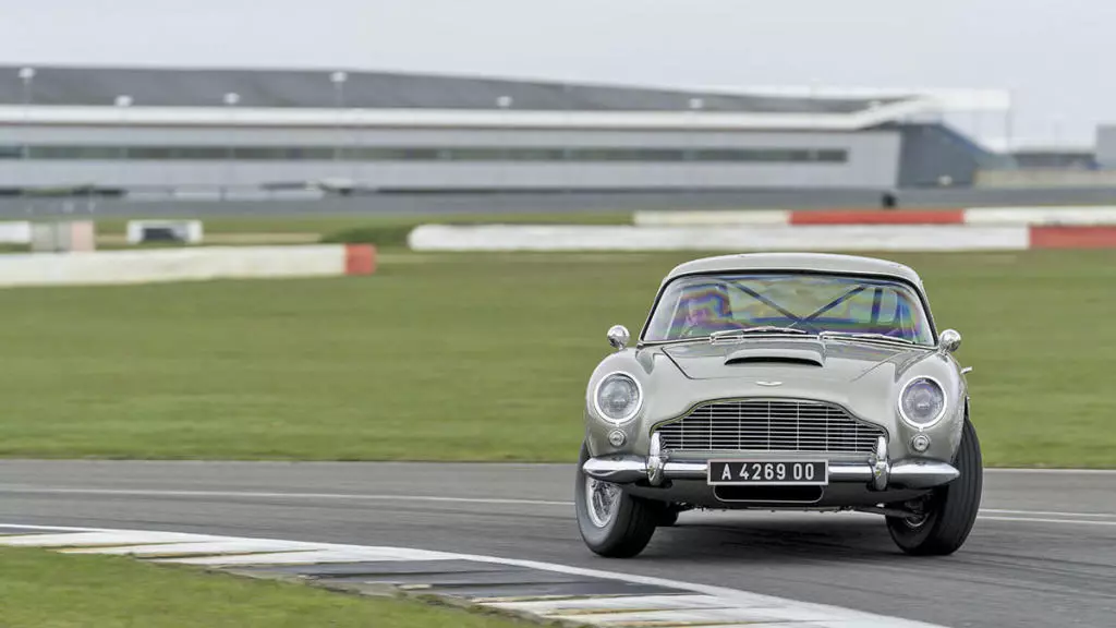 Aston Martin DB5: kwa wataalamu wa James Bond 774_5