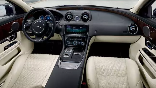 Interno de Jaguar XJ50