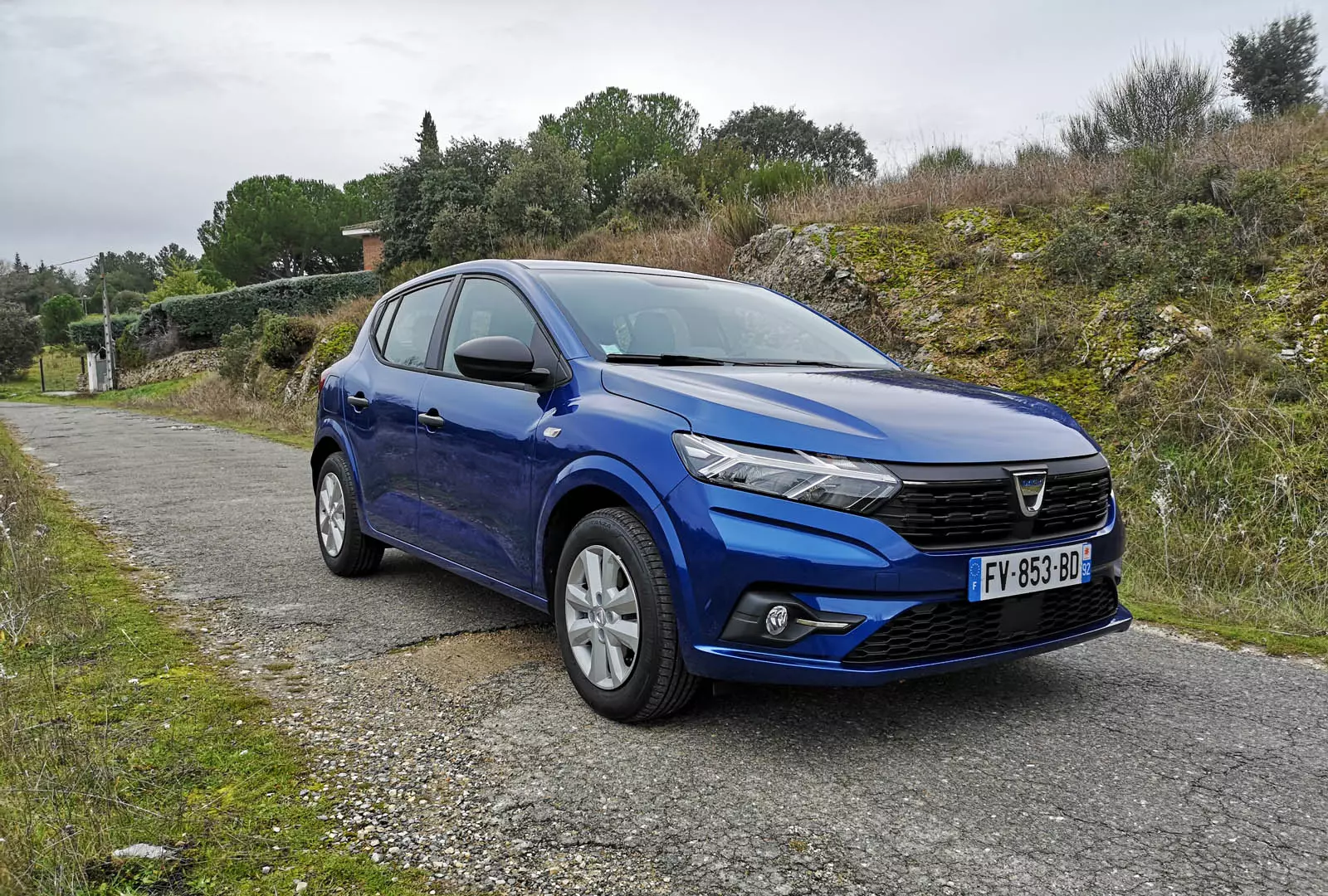 نئے Dacia Sandero 2021 کی جانچ کریں: کم اور کم قیمت