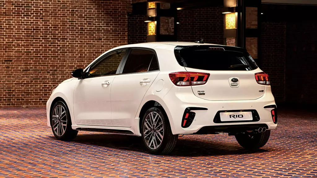 Kia Rio arka yeniden şekillendirme