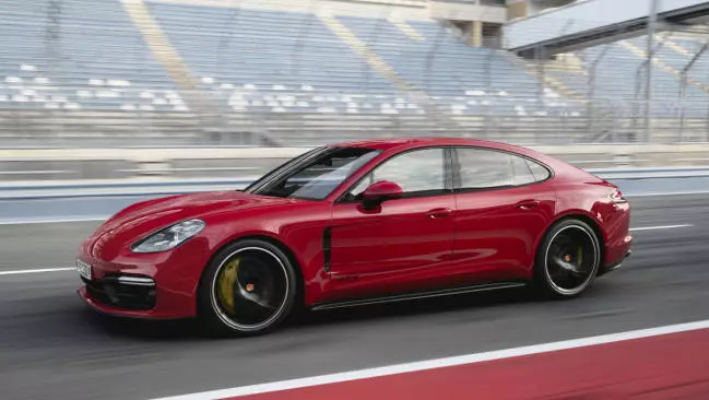 Porsche Panamera GTS 2019: 460 ot kuchiga ega V8 va sport ko‘rinishi