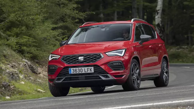 Seat Ateca 2020 super dilengkapi, ditawarkan, dengan harga 18,700 euro